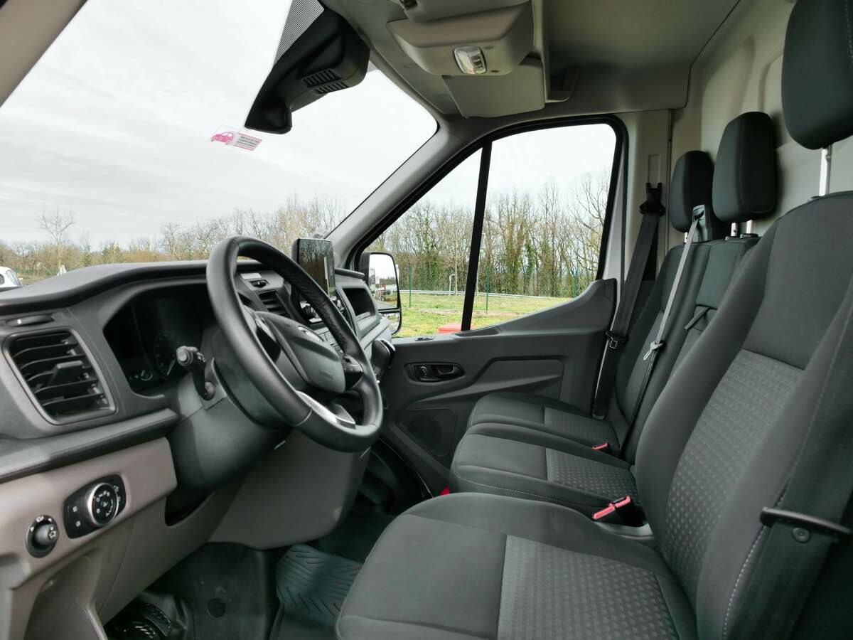 Location Fourgon 12m3 à Brive à partir de 68€ par jour